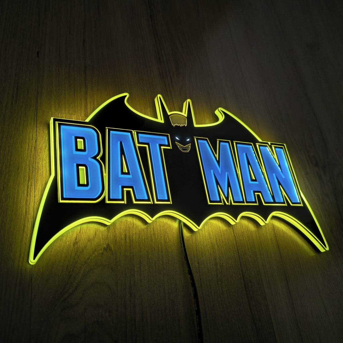 DC Classics - Batman LED Logo Light – dcilluminated